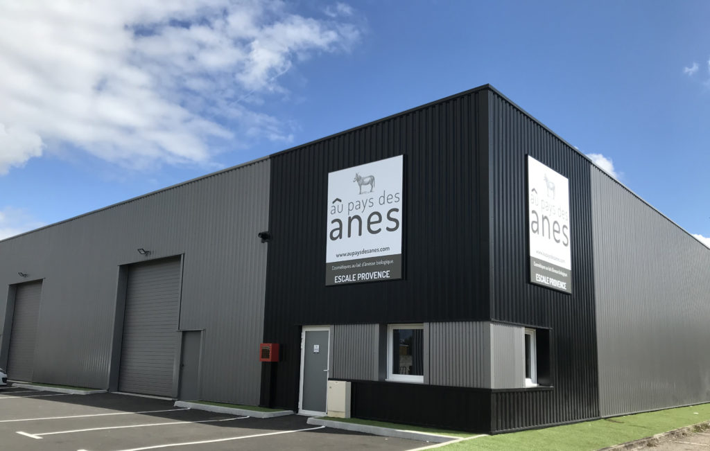 Enseigne bâche tendue - Agence de communication AZ STUDIO : Montbrison ...